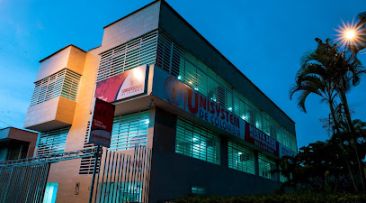 Corporación Unisystem De Colombia, Barrio El Emporio, Tv. 27 #39E – 17, teléfono +57 608 6700435