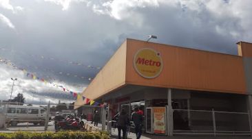 Metro Fontibón, Cra. 113 #17-15, Bogotá, Colombia