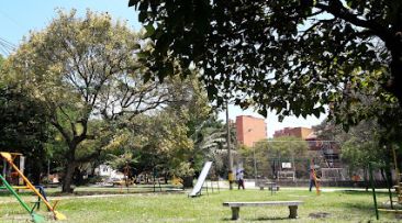 Urbano El Triángulo Park, Cra. 65D #38, Medellín, Laureles