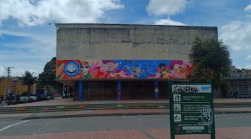 Colegio Gerardo Molina Ramirez, Cra. 143 #142a-62, Suba, teléfono +57 ...